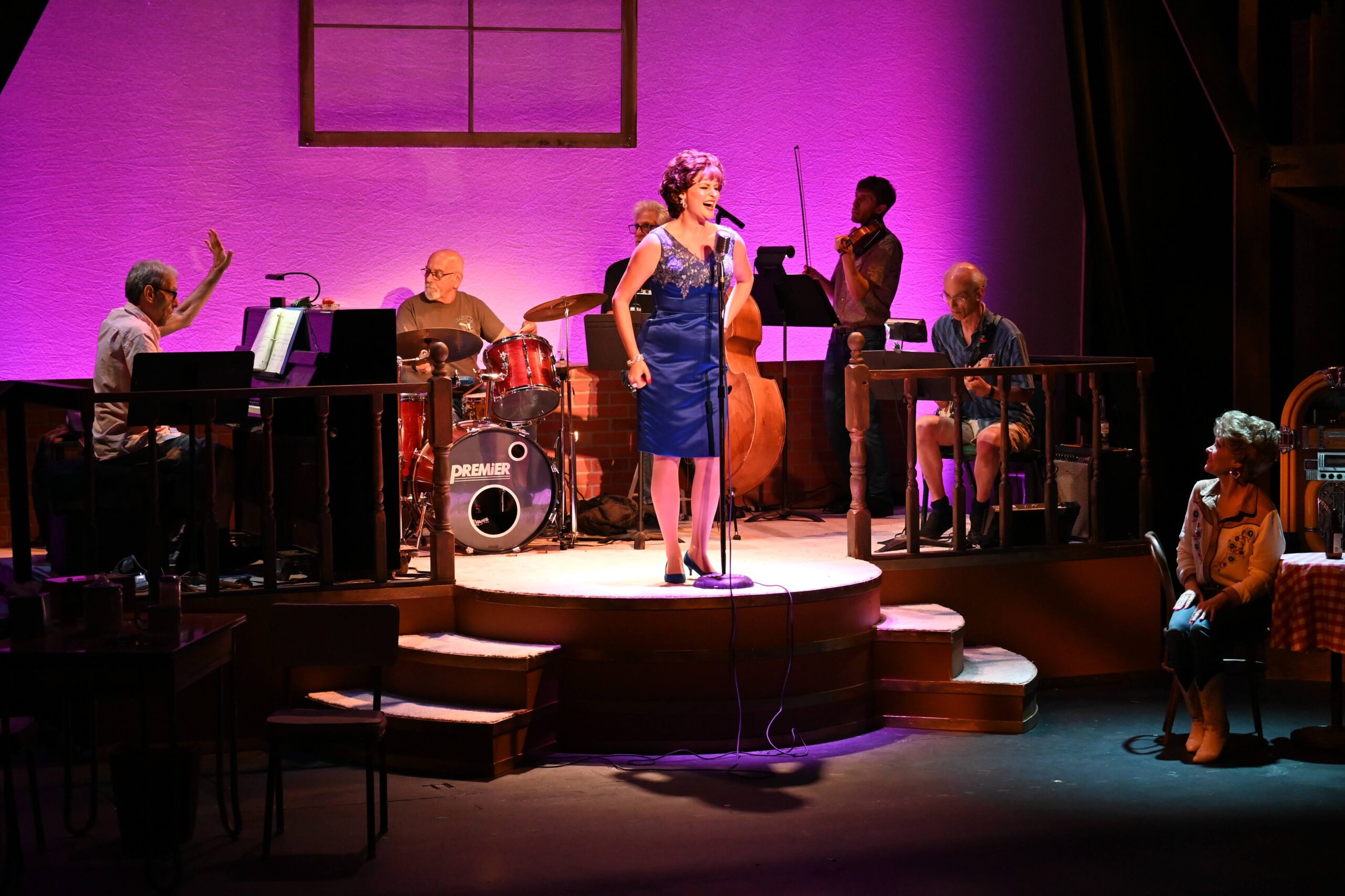 APC_ Cori Cable Kidder and the band | SHADOWLAND STAGES